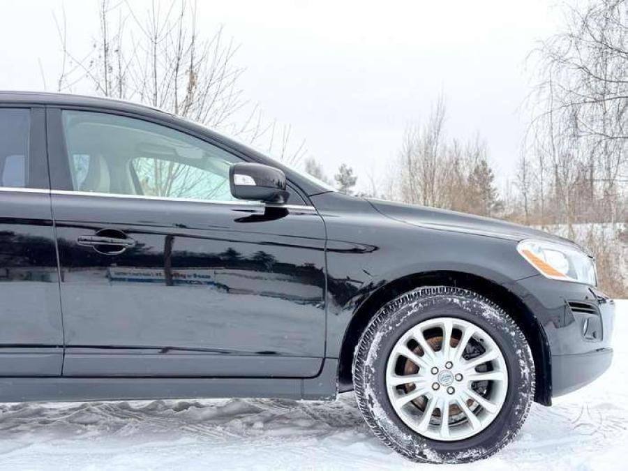 Melns Volvo XC60 2010 Šauļi, ar dzinēja tilpumu 2.40 L un nobraukumu 273 tūkst. km par 9450 €, foto 10 vietnē AUTOMOTO.COM.LV