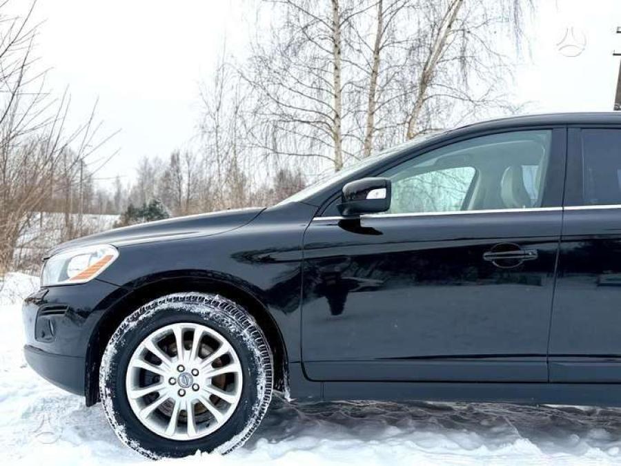Melns Volvo XC60 2010 Šauļi, ar dzinēja tilpumu 2.40 L un nobraukumu 273 tūkst. km par 9450 €, foto 11 vietnē AUTOMOTO.COM.LV