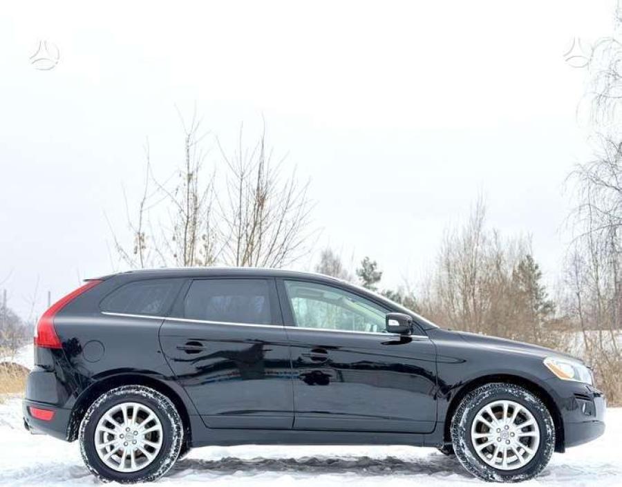 Melns Volvo XC60 2010 Šauļi, ar dzinēja tilpumu 2.40 L un nobraukumu 273 tūkst. km par 9450 €, foto 14 vietnē AUTOMOTO.COM.LV