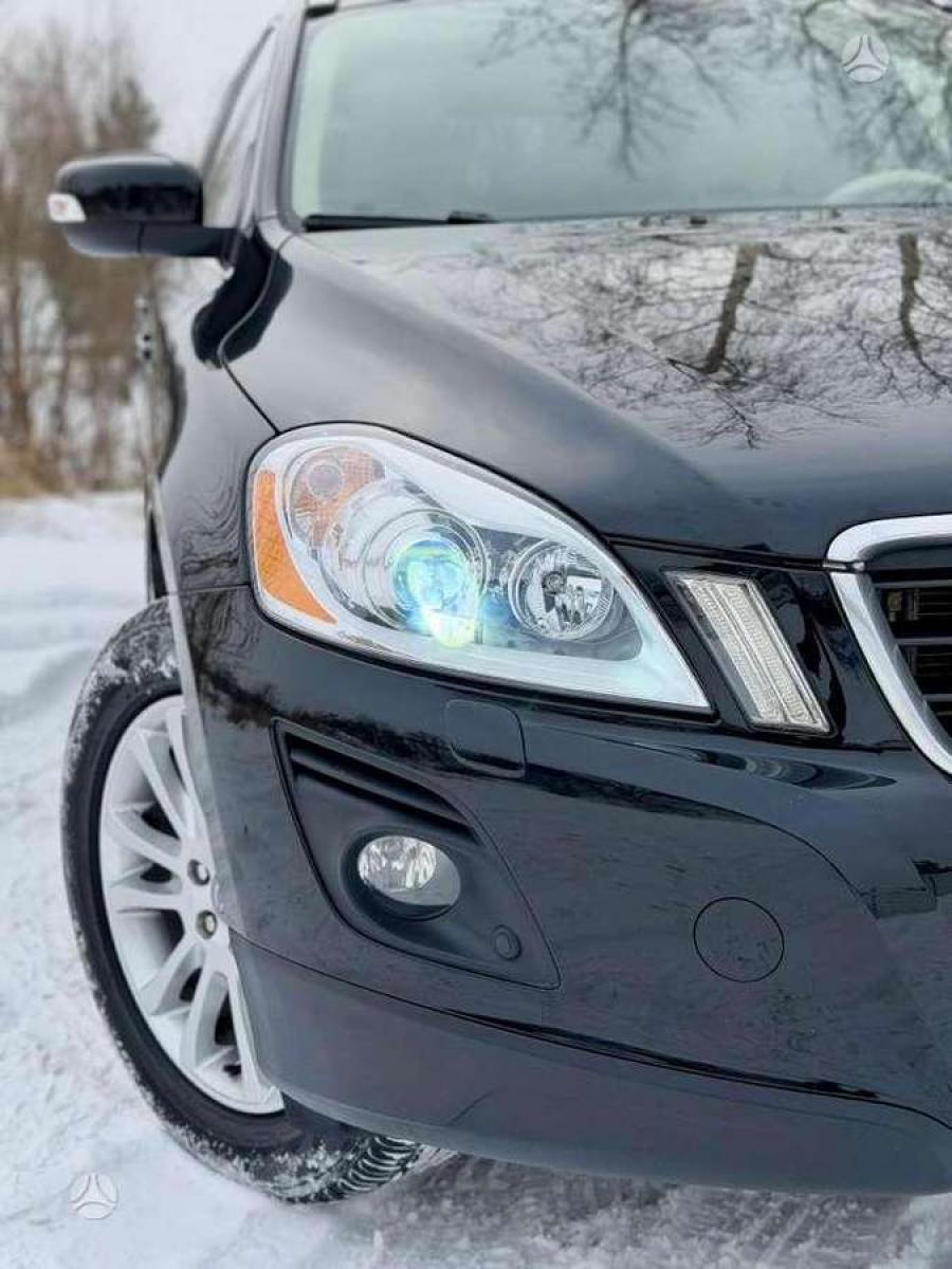 Melns Volvo XC60 2010 Šauļi, ar dzinēja tilpumu 2.40 L un nobraukumu 273 tūkst. km par 9450 €, foto 15 vietnē AUTOMOTO.COM.LV