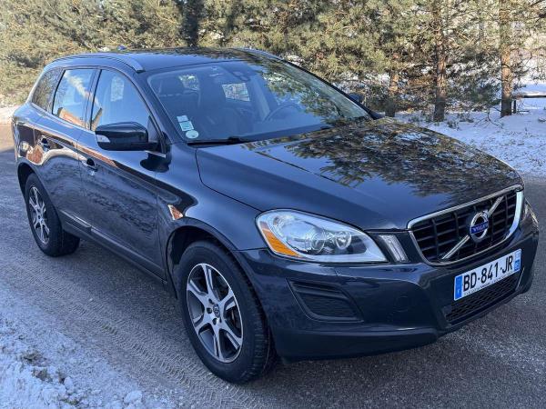 Melns Volvo XC60 2010 Tauragė, ar dzinēja tilpumu 1.98 L un nobraukumu 361 tūkst. km par 6700 €, foto 3 vietnē AUTOMOTO.COM.LV