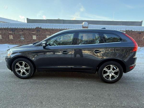 Melns Volvo XC60 2010 Tauragė, ar dzinēja tilpumu 1.98 L un nobraukumu 361 tūkst. km par 6700 €, foto 4 vietnē AUTOMOTO.COM.LV