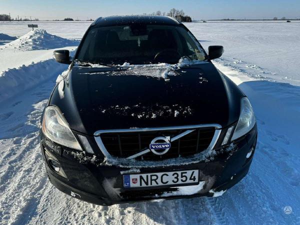 Black Volvo XC60 2010 in Panevezys, with an engine capacity of 2.40 L and mileage of 266 thousand km for 6300 €, photo 2 on AUTOMOTO.COM.LV