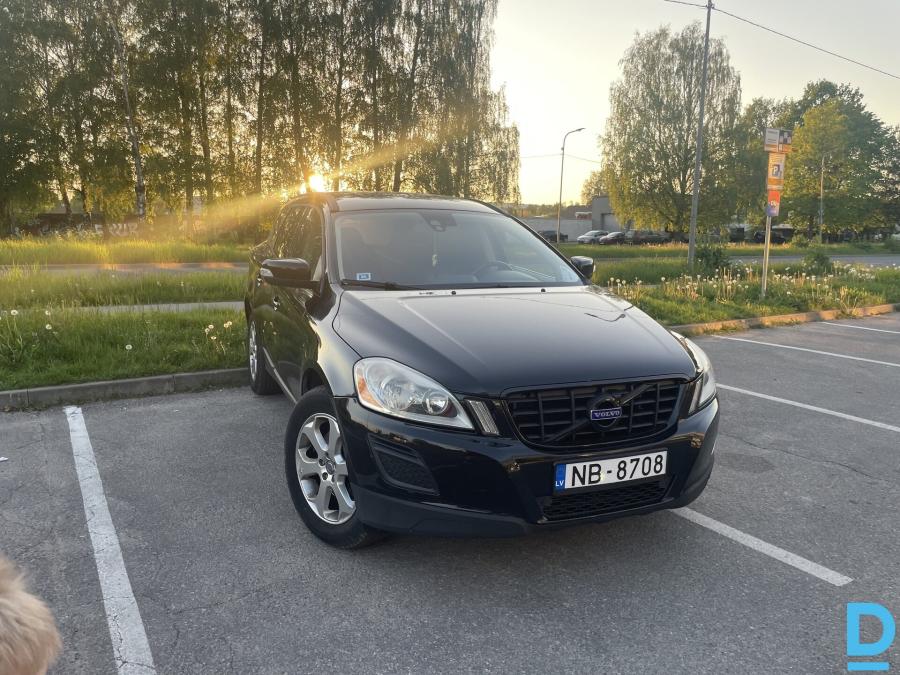 Melns Volvo XC60 2010 Rīga, ar dzinēja tilpumu 2.40 L un nobraukumu 283 tūkst. km par 9000 €, foto 1 vietnē AUTOMOTO.COM.LV