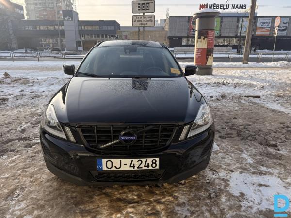 Melns Volvo XC60 2010 Rīga, ar dzinēja tilpumu 2.40 L un nobraukumu 283 tūkst. km par 9000 €, foto 3 vietnē AUTOMOTO.COM.LV