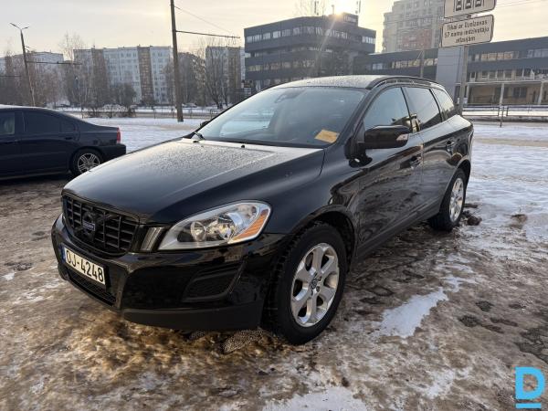 Melns Volvo XC60 2010 Rīga, ar dzinēja tilpumu 2.40 L un nobraukumu 283 tūkst. km par 9000 €, foto 6 vietnē AUTOMOTO.COM.LV