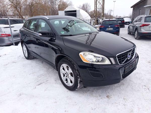 Black Volvo XC60 2010 in Marijampole, with an engine capacity of 1.98 L and mileage of 300 thousand km for 7500 €, photo 4 on AUTOMOTO.COM.LV
