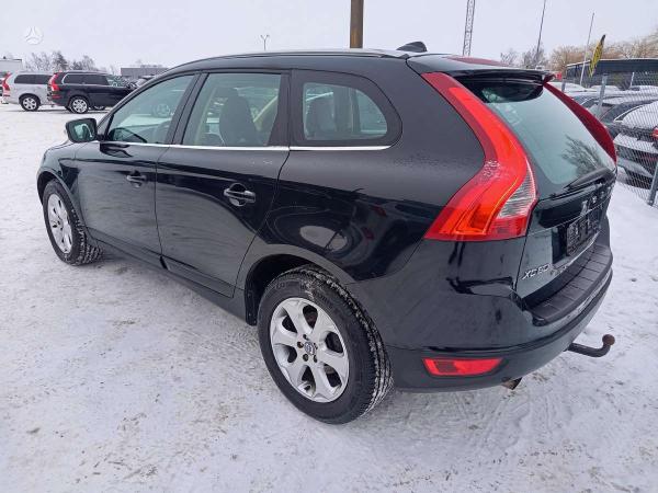 Black Volvo XC60 2010 in Marijampole, with an engine capacity of 1.98 L and mileage of 300 thousand km for 7500 €, photo 8 on AUTOMOTO.COM.LV