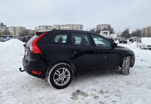 Melns Volvo XC60 2010 Mažeikiai, ar dzinēja tilpumu 2.40 L un nobraukumu 305 tūkst. km par 7700 €, foto 5 vietnē AUTOMOTO.COM.LV