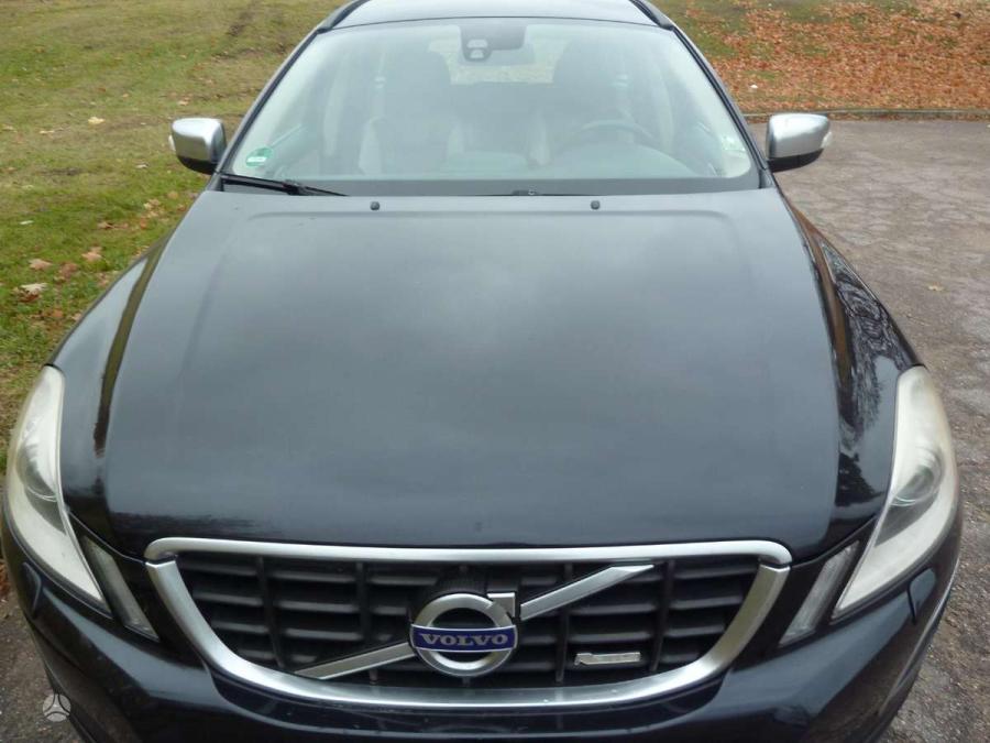 Melns Volvo XC60 2010 Kauņa, ar dzinēja tilpumu 2.40 L un nobraukumu 303 tūkst. km par 7200 €, foto 3 vietnē AUTOMOTO.COM.LV