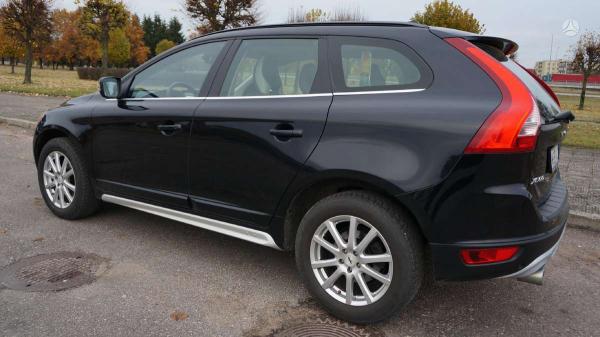 Melns Volvo XC60 2010 Kauņa, ar dzinēja tilpumu 2.40 L un nobraukumu 303 tūkst. km par 7200 €, foto 5 vietnē AUTOMOTO.COM.LV