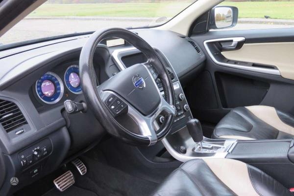 Melns Volvo XC60 2010 Kauņa, ar dzinēja tilpumu 2.40 L un nobraukumu 303 tūkst. km par 7200 €, foto 7 vietnē AUTOMOTO.COM.LV
