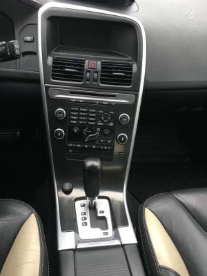 Melns Volvo XC60 2010 Kauņa, ar dzinēja tilpumu 2.40 L un nobraukumu 303 tūkst. km par 7200 €, foto 15 vietnē AUTOMOTO.COM.LV