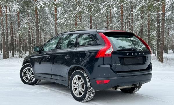Melns Volvo XC60 2010 Mažeikiai, ar dzinēja tilpumu 2.40 L un nobraukumu 305 tūkst. km par 7450 €, foto 6 vietnē AUTOMOTO.COM.LV