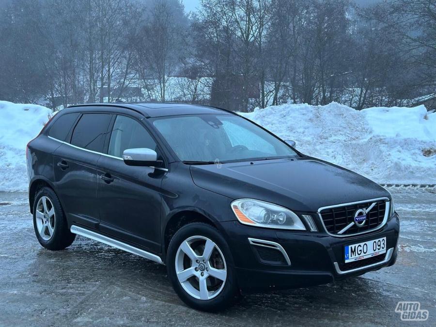 Melns Volvo XC60 2010 Viļņa, ar dzinēja tilpumu 2.40 L un nobraukumu 305 tūkst. km par 6900 €, foto 1 vietnē AUTOMOTO.COM.LV