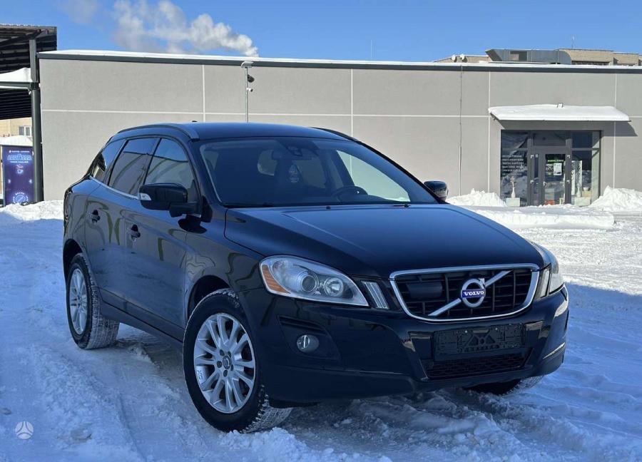 Melns Volvo XC60 2010 Raseiniai, ar dzinēja tilpumu 2.40 L un nobraukumu 256 tūkst. km par 7250 €, foto 1 vietnē AUTOMOTO.COM.LV