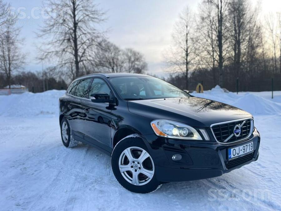 Melns Volvo XC60 2010 Kuldīga, ar dzinēja tilpumu 2.40 L un nobraukumu 230 tūkst. km par 8990 €, foto 1 vietnē AUTOMOTO.COM.LV