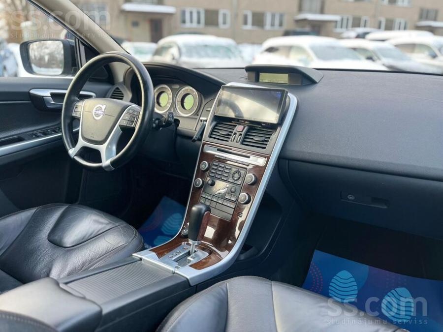 Melns Volvo XC60 2010 Kuldīga, ar dzinēja tilpumu 2.40 L un nobraukumu 230 tūkst. km par 8990 €, foto 14 vietnē AUTOMOTO.COM.LV
