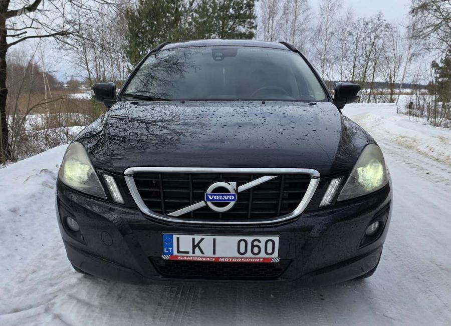 Melns Volvo XC60 2010 Kaišiadorys, ar dzinēja tilpumu 2.40 L un nobraukumu 407 tūkst. km par 5200 €, foto 1 vietnē AUTOMOTO.COM.LV