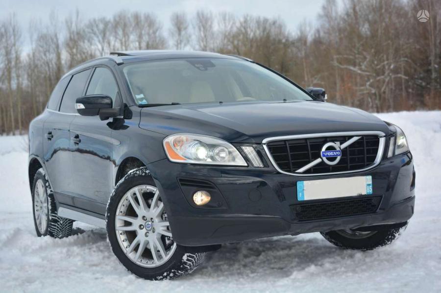Black Volvo XC60 2010 in Klaipeda, with an engine capacity of 2.40 L and mileage of 265 thousand km for 8650 €, photo 35 on AUTOMOTO.COM.LV