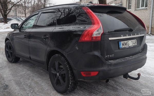 Melns Volvo XC60 2010 Viļņa, ar dzinēja tilpumu 2.40 L un nobraukumu 371 tūkst. km par 7500 €, foto 5 vietnē AUTOMOTO.COM.LV