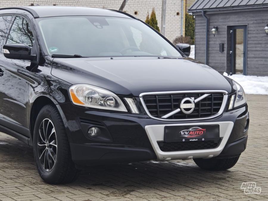 Black Volvo XC60 2010 in Vilnius, with an engine capacity of 2.40 L and mileage of 279 thousand km for 7600 €, photo 14 on AUTOMOTO.COM.LV