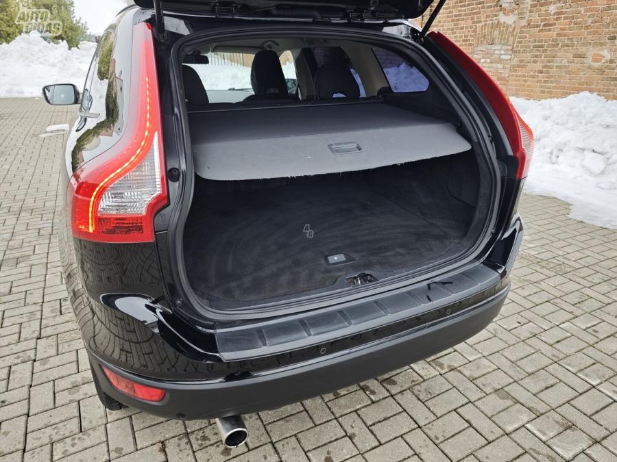 Black Volvo XC60 2010 in Vilnius, with an engine capacity of 2.40 L and mileage of 279 thousand km for 7600 €, photo 33 on AUTOMOTO.COM.LV