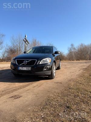 Melns Volvo XC60 2010 Rīga, ar dzinēja tilpumu 2.40 L un nobraukumu 316 tūkst. km par 9000 €, foto  vietnē AUTOMOTO.COM.LV