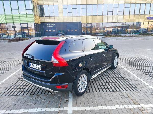 Black Volvo XC60 2010 in Vilnius, with an engine capacity of 3.00 L and mileage of 206 thousand km for 5300 €, photo 4 on AUTOMOTO.COM.LV