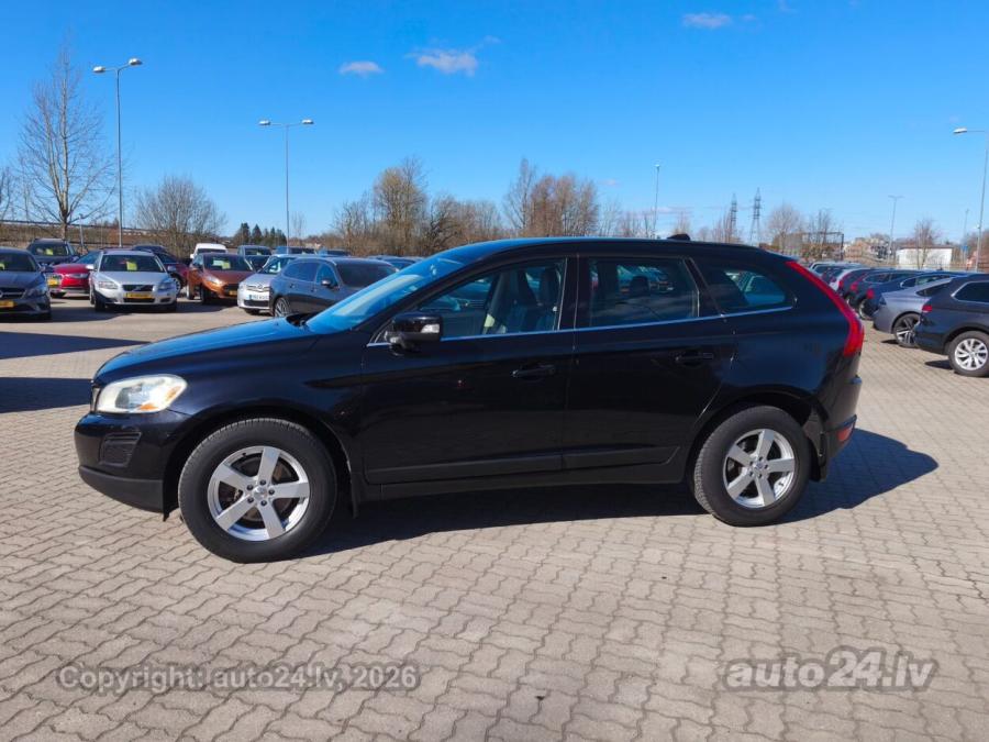Black Volvo XC60 2010 in Tartu, with an engine capacity of 2.00 L and mileage of 209 thousand km for 9990 €, photo 2 on AUTOMOTO.COM.LV