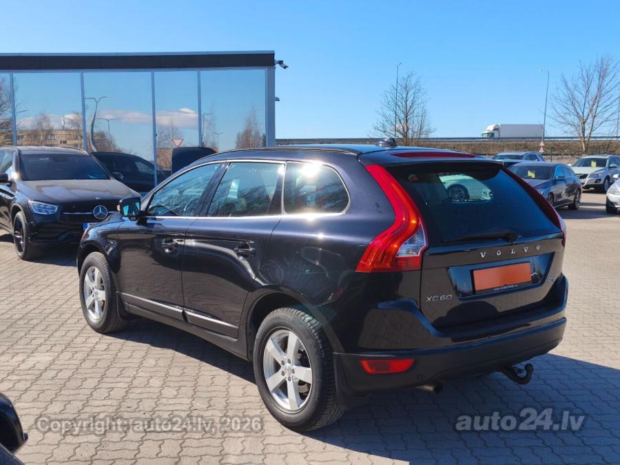 Black Volvo XC60 2010 in Tartu, with an engine capacity of 2.00 L and mileage of 209 thousand km for 9990 €, photo 3 on AUTOMOTO.COM.LV