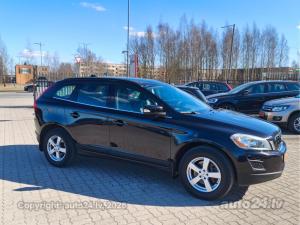 Black Volvo XC60 2010 in Tartu, with an engine capacity of 2.00 L and mileage of 209 thousand km for 9990 €, photo 4 on AUTOMOTO.COM.LV