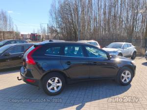 Black Volvo XC60 2010 in Tartu, with an engine capacity of 2.00 L and mileage of 209 thousand km for 9990 €, photo 5 on AUTOMOTO.COM.LV