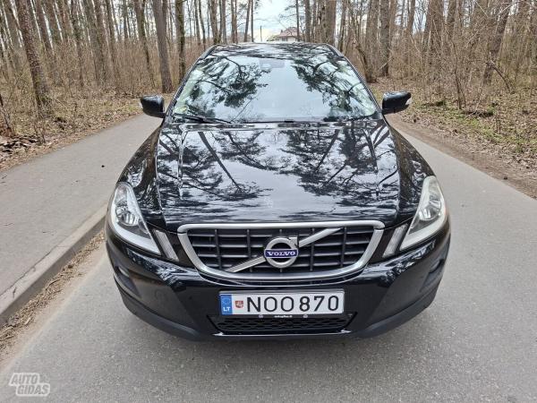 Melns Volvo XC60 2010 Ukmergė, ar dzinēja tilpumu 2.40 L un nobraukumu 315 tūkst. km par 8250 €, foto 1 vietnē AUTOMOTO.COM.LV