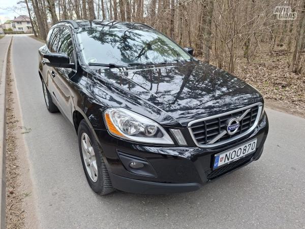 Melns Volvo XC60 2010 Ukmergė, ar dzinēja tilpumu 2.40 L un nobraukumu 315 tūkst. km par 8250 €, foto 2 vietnē AUTOMOTO.COM.LV
