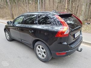 Black Volvo XC60 2010 in Ukmerge, with an engine capacity of 2.40 L and mileage of 315 thousand km for 8250 €, photo 6 on AUTOMOTO.COM.LV