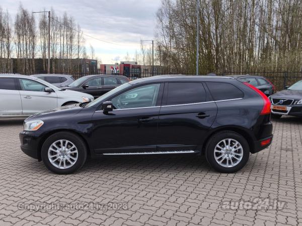 Black Volvo XC60 2010 in Tartu, with an engine capacity of 2.40 L and mileage of 264 thousand km for 9490 €, photo 3 on AUTOMOTO.COM.LV