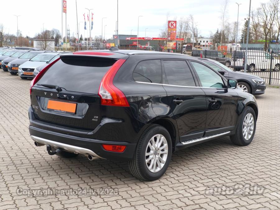 Melns Volvo XC60 2010 Tartu, ar dzinēja tilpumu 2.40 L un nobraukumu 264 tūkst. km par 9490 €, foto 8 vietnē AUTOMOTO.COM.LV