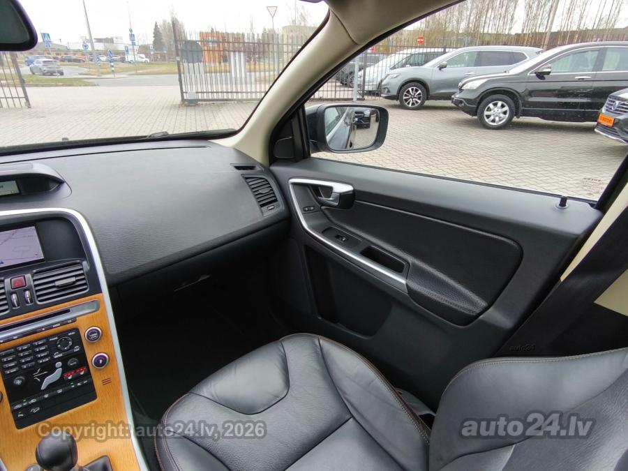 Melns Volvo XC60 2010 Tartu, ar dzinēja tilpumu 2.40 L un nobraukumu 264 tūkst. km par 9490 €, foto 15 vietnē AUTOMOTO.COM.LV