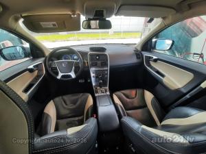 Melns Volvo XC60 2010 Tartu, ar dzinēja tilpumu 2.00 L un nobraukumu 174 tūkst. km par 10200 €, foto 12 vietnē AUTOMOTO.COM.LV