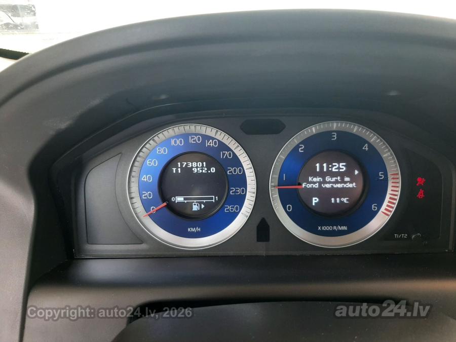 Melns Volvo XC60 2010 Tartu, ar dzinēja tilpumu 2.00 L un nobraukumu 174 tūkst. km par 10200 €, foto 14 vietnē AUTOMOTO.COM.LV