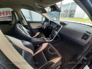 Melns Volvo XC60 2010 Tartu, ar dzinēja tilpumu 2.00 L un nobraukumu 174 tūkst. km par 10200 €, foto 17 vietnē AUTOMOTO.COM.LV