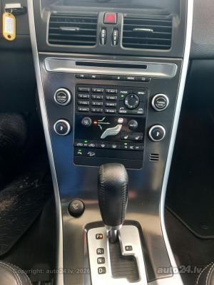 Melns Volvo XC60 2010 Tartu, ar dzinēja tilpumu 2.00 L un nobraukumu 174 tūkst. km par 10200 €, foto 19 vietnē AUTOMOTO.COM.LV