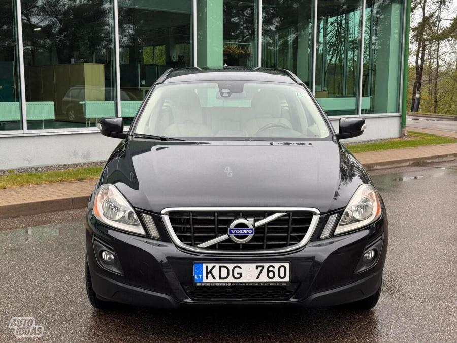 Black Volvo XC60 2010 in Vilnius, with an engine capacity of 2.40 L and mileage of 302 thousand km for 5700 €, photo 4 on AUTOMOTO.COM.LV