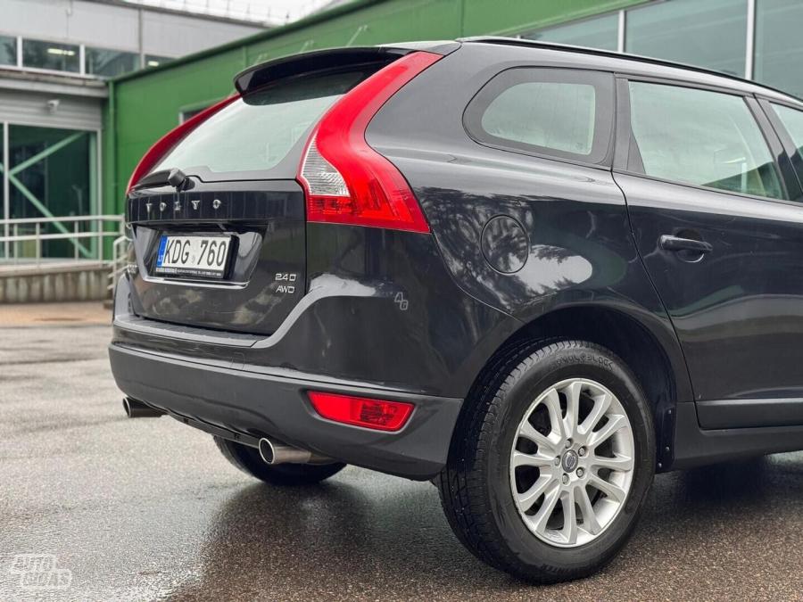 Black Volvo XC60 2010 in Vilnius, with an engine capacity of 2.40 L and mileage of 302 thousand km for 5700 €, photo 7 on AUTOMOTO.COM.LV