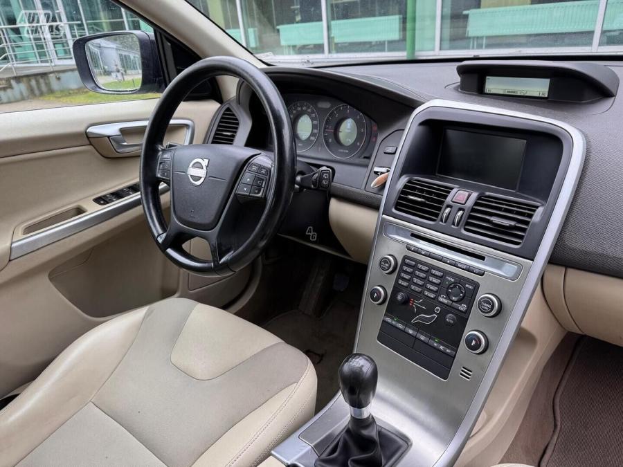 Black Volvo XC60 2010 in Vilnius, with an engine capacity of 2.40 L and mileage of 302 thousand km for 5700 €, photo 15 on AUTOMOTO.COM.LV