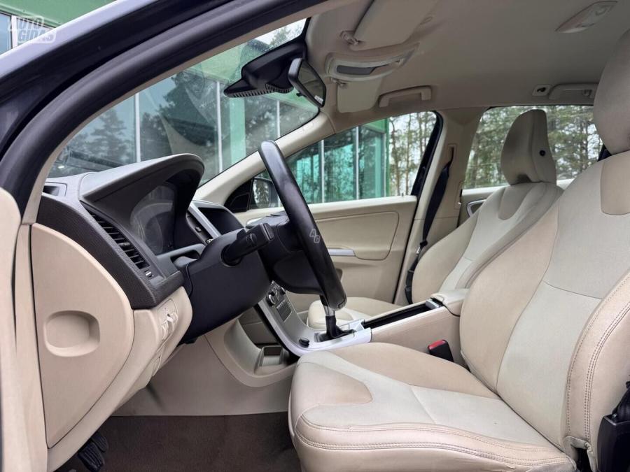 Melns Volvo XC60 2010 Viļņa, ar dzinēja tilpumu 2.40 L un nobraukumu 302 tūkst. km par 5700 €, foto 14 vietnē AUTOMOTO.COM.LV