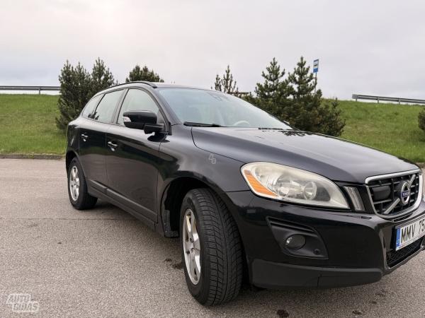 Black Volvo XC60 2010 in Kaunas, with an engine capacity of 2.40 L and mileage of 387 thousand km for 6900 €, photo 3 on AUTOMOTO.COM.LV
