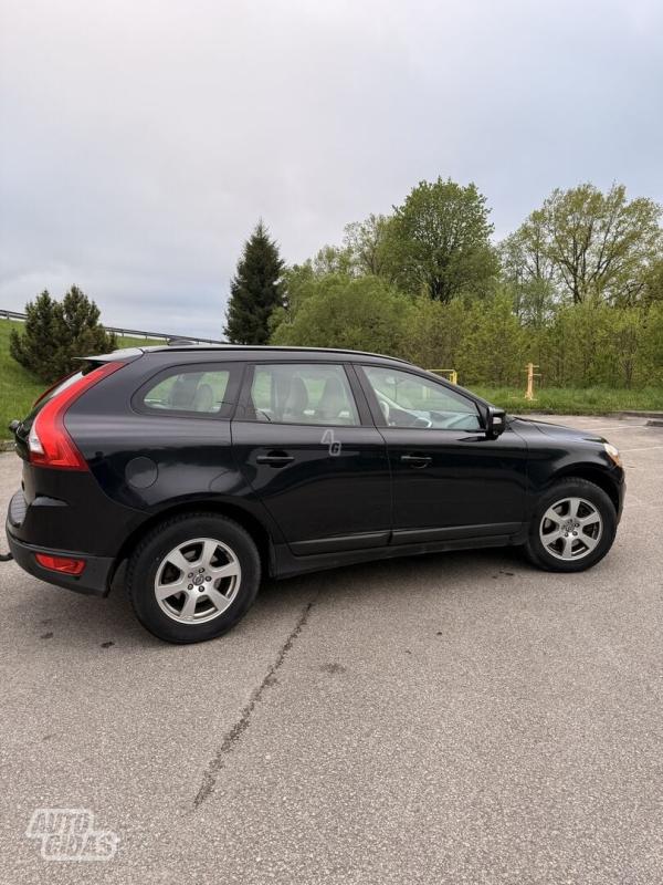 Black Volvo XC60 2010 in Kaunas, with an engine capacity of 2.40 L and mileage of 387 thousand km for 6900 €, photo 4 on AUTOMOTO.COM.LV