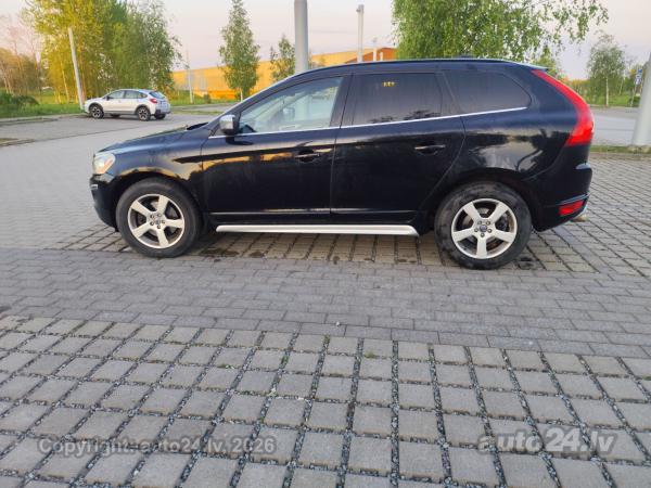 Melns Volvo XC60 2010 Tallina, ar dzinēja tilpumu 2.40 L un nobraukumu 345 tūkst. km par 7800 €, foto 4 vietnē AUTOMOTO.COM.LV